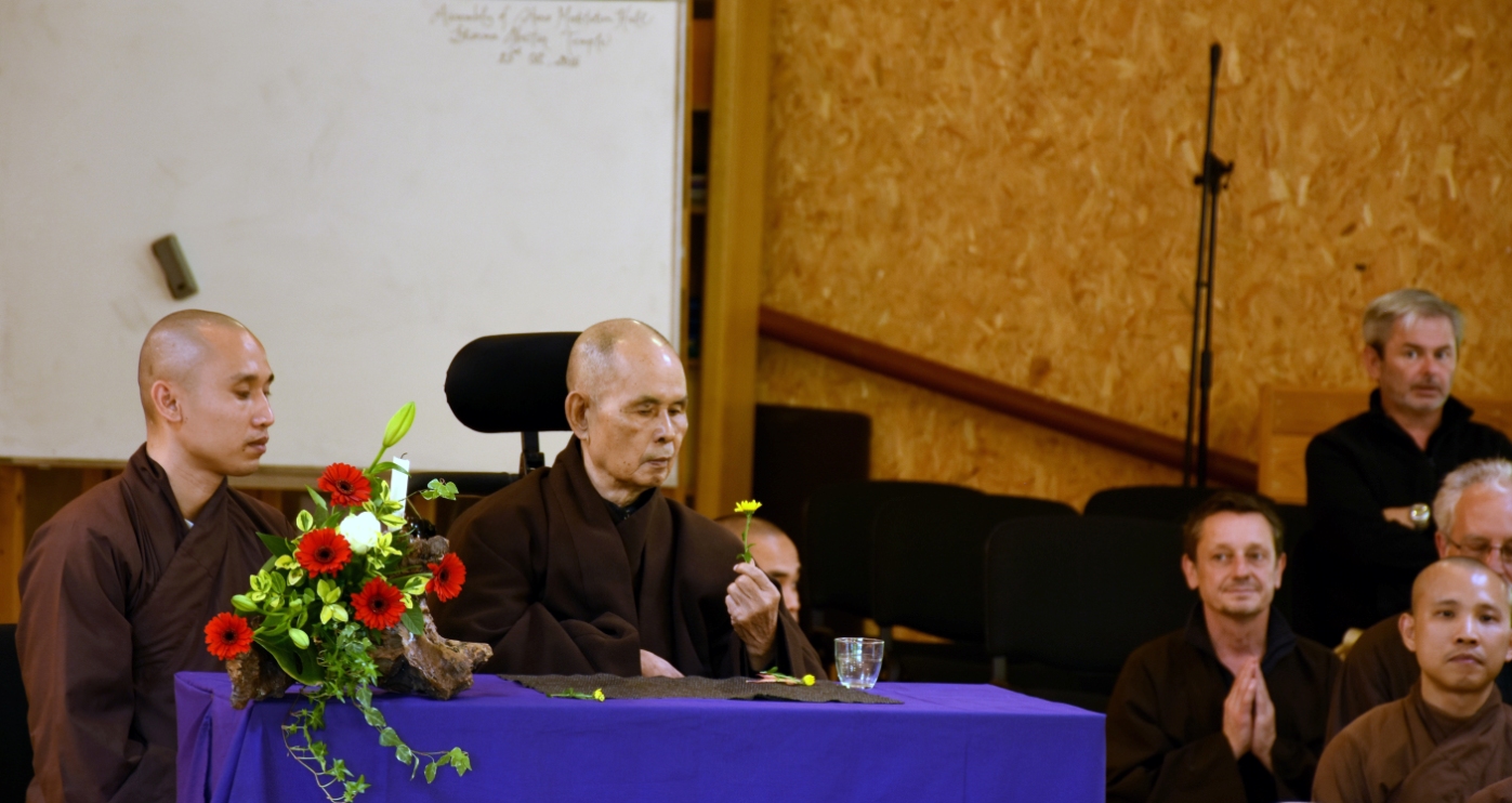 Đi tìm ý nghĩa của đời sống – Làng Mai